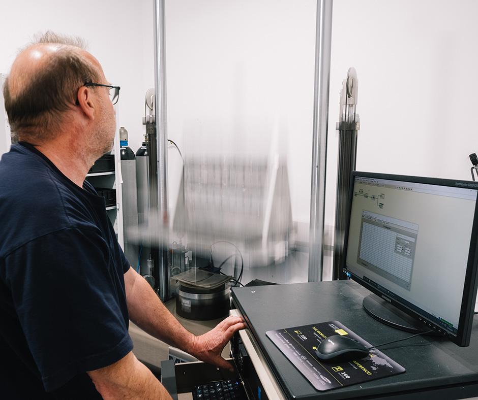 Certification of high-voltage batteries according to ECE R100